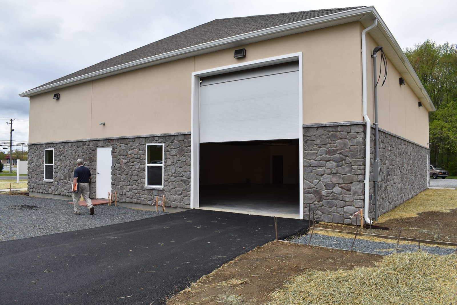 Commercial Office & Storage Facility - PHB, Inc General Contractors